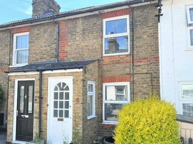 2 bedroom terraced house for rent in Alfred Road Brentwood Essex CM14