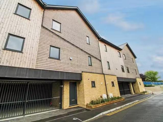 2 bedroom terraced house for rent in Alfred Road, Gravesend, K.