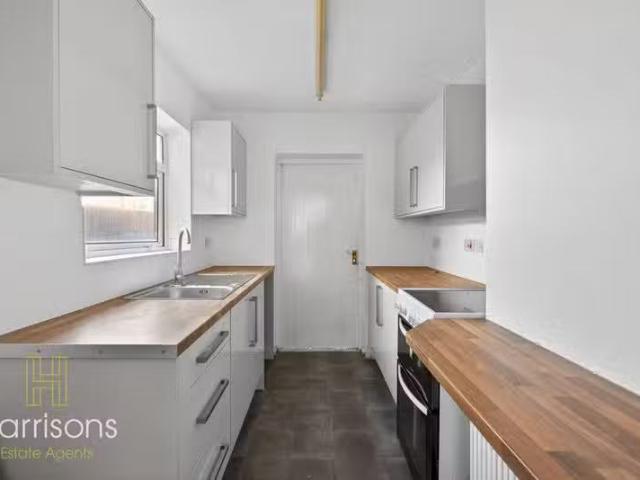 2 bedroom terraced house for rent in Alice Street, Bolton, Ava.