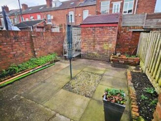 2 bedroom terraced house for rent in Allerton Street, Doncaster, DN1
