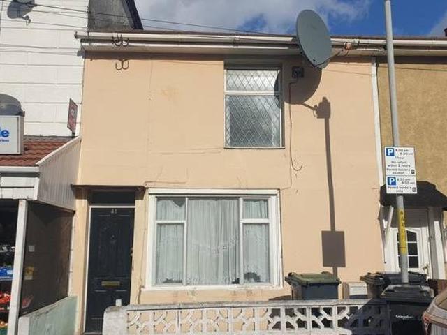 2 bedroom terraced house for rent in Arthur Street Gravesend DA11