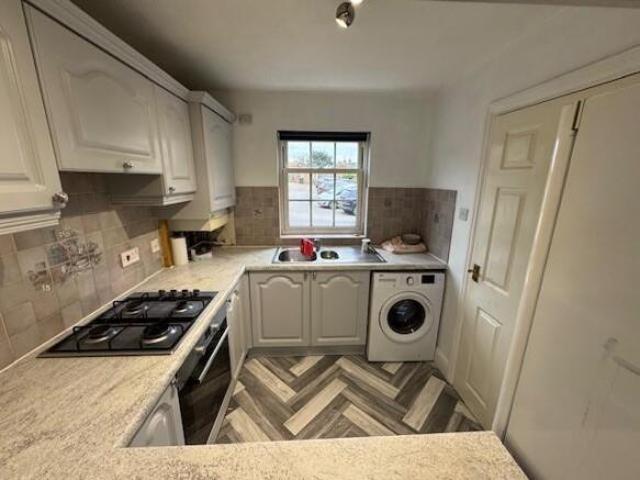 2 bedroom terraced house for rent in Arbour Lane, Chelmsford, Essex, CM1