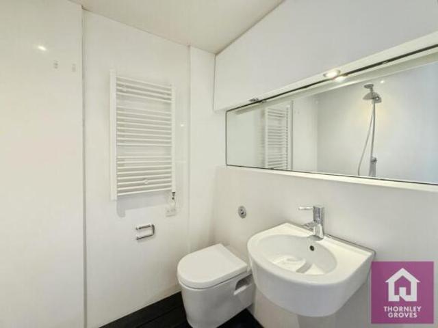 2 bedroom terraced house for rent in Ash Street, Salford, M6