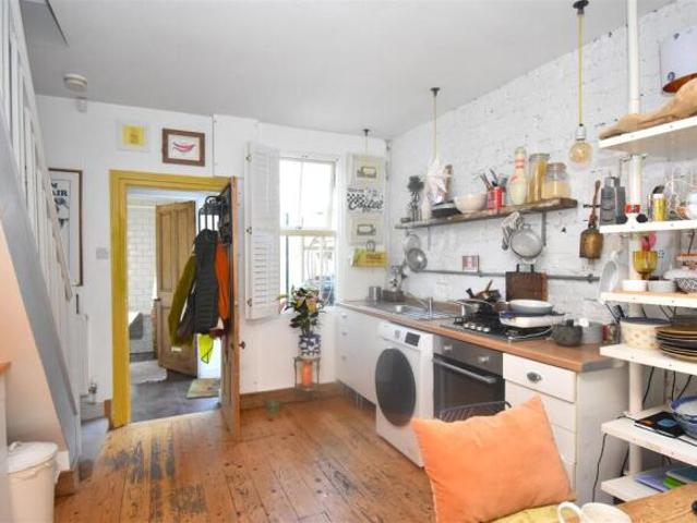 2 bedroom terraced house for rent in Ashville Street, York, YO31