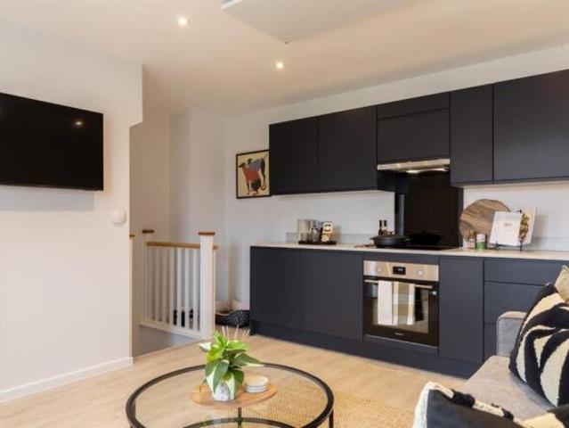 2 bedroom terraced house for rent in Atkin Drive, New Basford, NG7