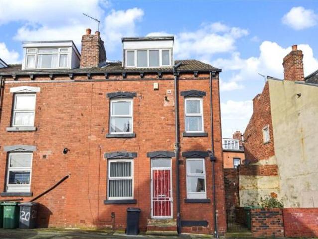 2 bedroom terraced house for rent in Aviary Grove, Leeds, West Yorkshire, LS12