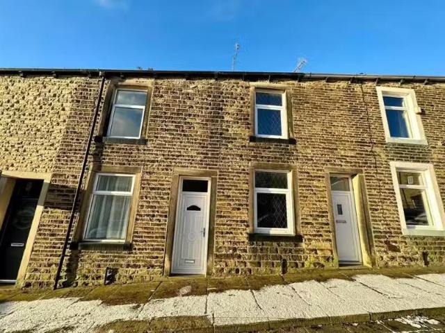2 bedroom terraced house for rent in Avondale Street, Colne, BB8
