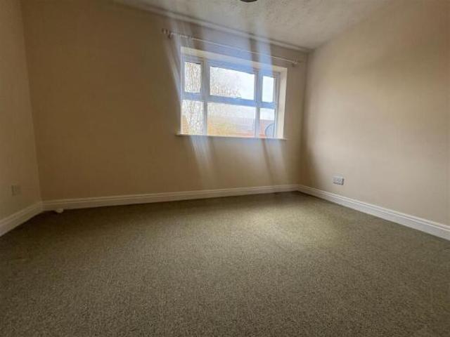 2 bedroom terraced house for rent in Bowling Green Croft, York, YO31