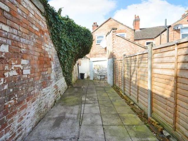 2 bedroom terraced house for rent in Bolton Road, Leicester, LE3