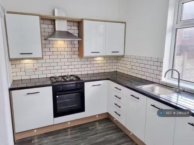 2 bedroom terraced house for rent in Battenberg Road, Bolton.