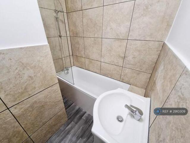 2 bedroom terraced house for rent in Battenberg Road, Bolton, BL1