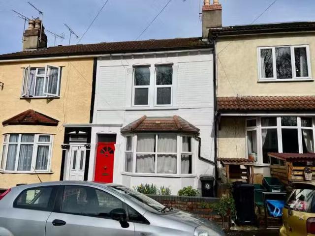 2 bedroom terraced house for rent in Battersea Road, Easton, B.