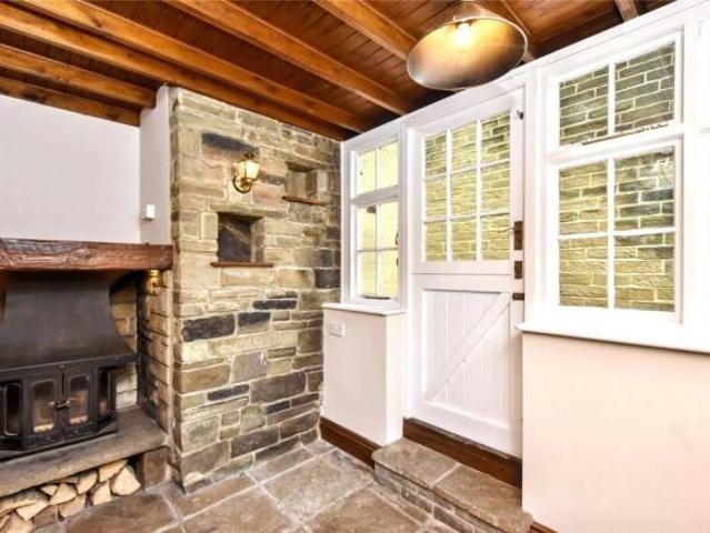2 bedroom terraced house for rent in Bankhouse Lane, Pudsey, West Yorkshire, LS28