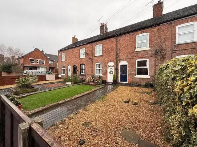 2 bedroom terraced house for rent in Barony Buildings, Nantwic.