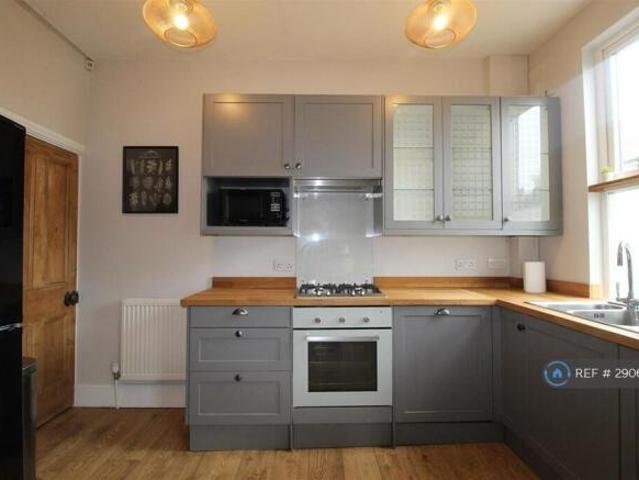 2 bedroom terraced house for rent in Barnbrough St, Leeds, LS4