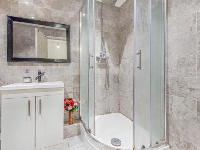2 bedroom terraced house for rent in Barth Road London SE18