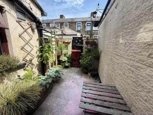 2 bedroom terraced house for rent in Beverley Street, Burnley.