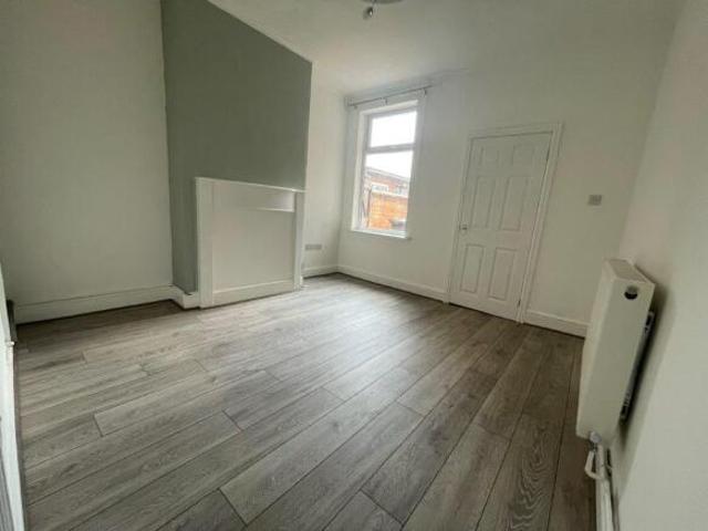 2 bedroom terraced house for rent in Beaumanor Rd, Leicester, LE4