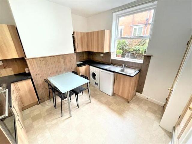 2 bedroom terraced house for rent in Beckbury Street. Farsley, LS28