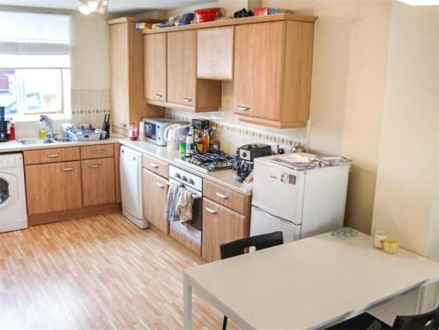 2 bedroom terraced house for rent in Beckhampton Close, Grove Village, Manchester, M13