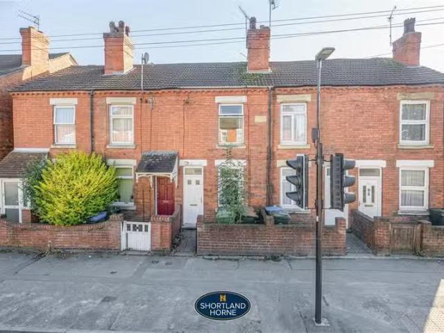 2 bedroom terraced house for rent in Bedworth Road, Longford.