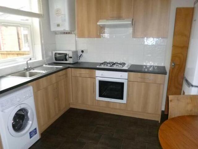 2 Bedroom Terraced House For Rent In Beeston
