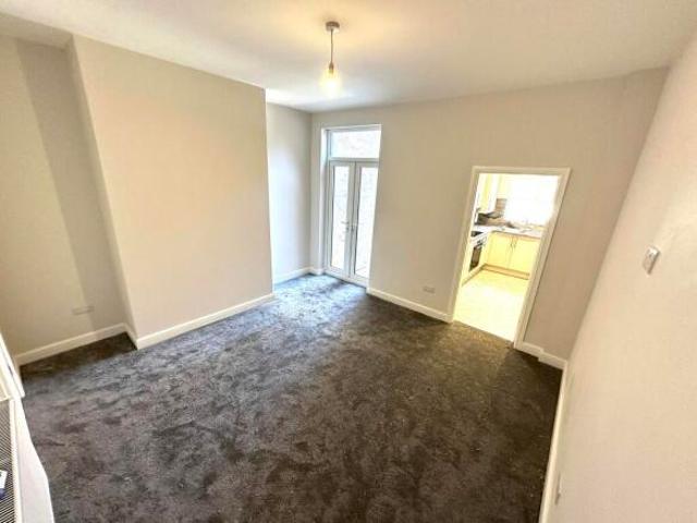 2 bedroom terraced house for rent in Belfield Road, Stockport, SK5