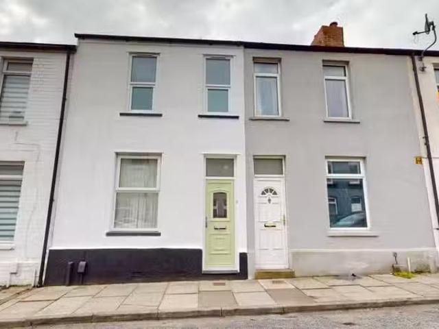 2 bedroom terraced house for rent in Bell Street, Barry, CF62