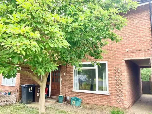 2 bedroom terraced house for rent in Benbow Close, St. Albans.