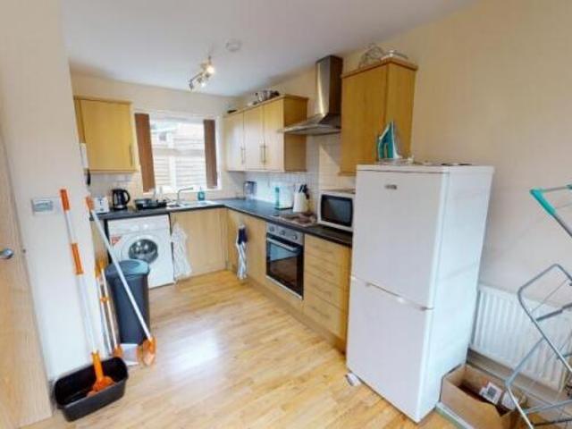 2 bedroom terraced house for rent in Bentley Parade, Meanwood, Leeds, LS6