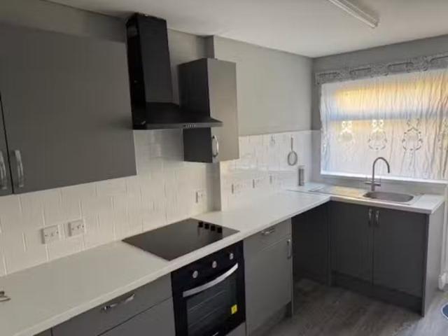 2 bedroom terraced house for rent in Berkshire Street, Hull, H.