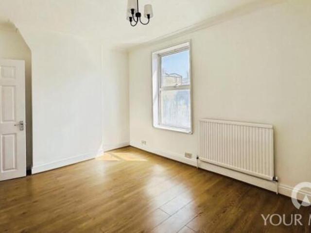 2 bedroom terraced house for rent in Bernard Street, Gravesend, DA12