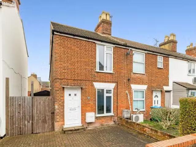 2 bedroom terraced house for rent in Bicester Road, Aylesbury.