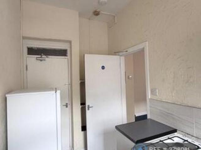 2 bedroom terraced house for rent in Birk Lea St, Bradford, BD5