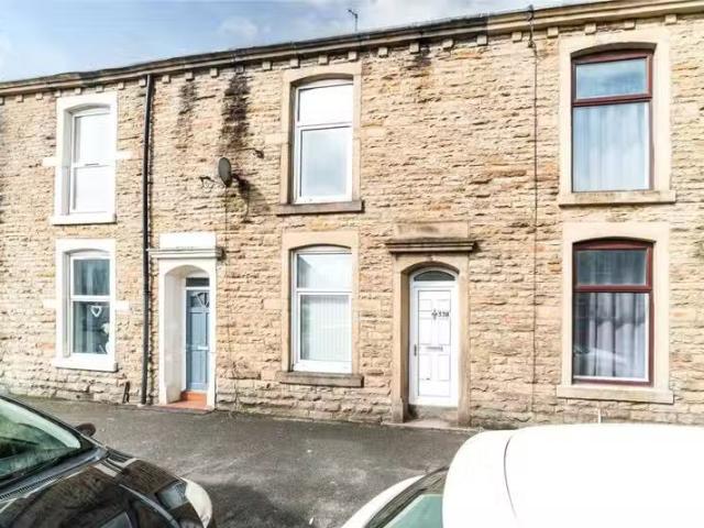 2 bedroom terraced house for rent in Blackburn Road, Darwen, L.