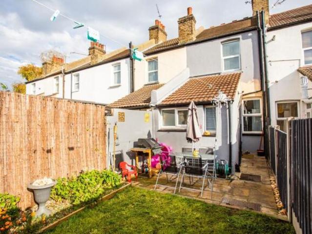 2 bedroom terraced house for rent in Brighton Avenue, Southend On Sea, SS1