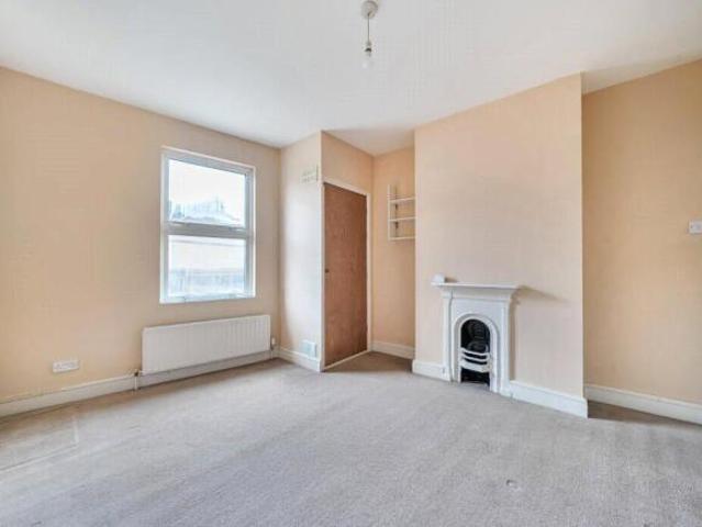 2 bedroom terraced house for rent in Bridge Road, Orpington, BR5