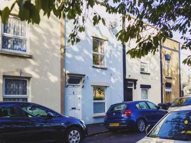 2 bedroom terraced house for rent in Brixton Road, Bristol, BS5