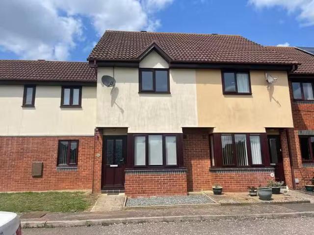 2 bedroom terraced house for rent in Brook Farm Road, Saxmundh.
