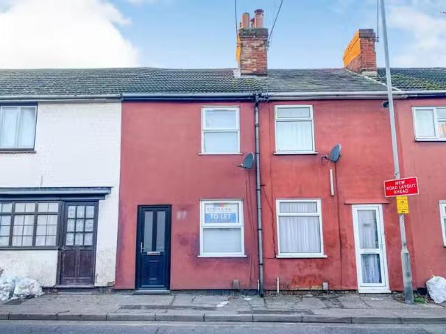2 bedroom terraced house for rent in Brook Street, Colchester.