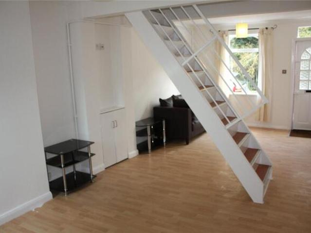 2 bedroom terraced house for rent in Brook Street West, Reading, Berkshire, RG1