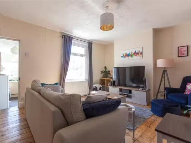 2 bedroom terraced house for rent in Bromley Road, Ashley Down.
