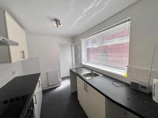 2 bedroom terraced house for rent in Buckingham Street, HULL, HU8