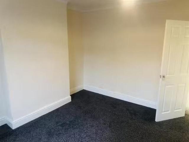 2 bedroom terraced house for rent in Bucks Hill, Chapel End, C.