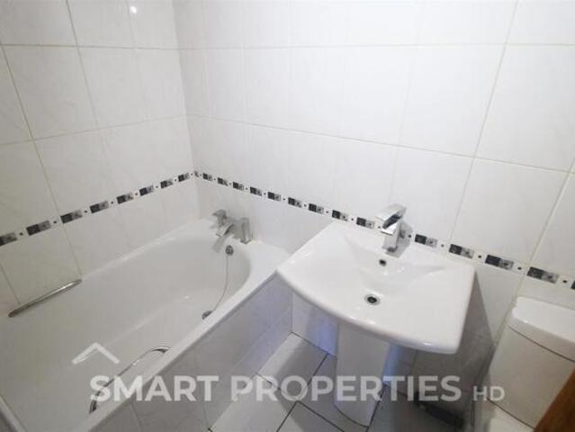 2 bedroom terraced house for rent in Bulay Road, Huddersfield, HD1