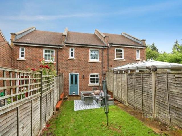 2 bedroom terraced house for rent in Burgate Crescent, Sherfield on Loddon, Hook, RG27