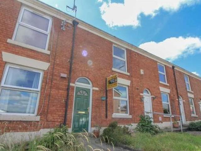 2 bedroom terraced house for rent in Bury BL8