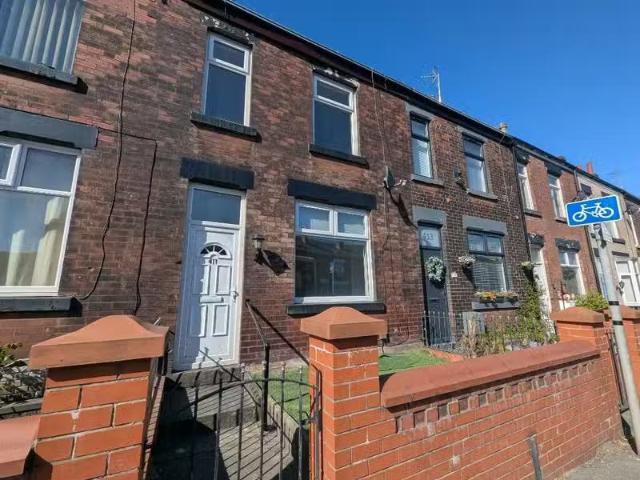 2 bedroom terraced house for rent in Bury Road, Bolton, BL2