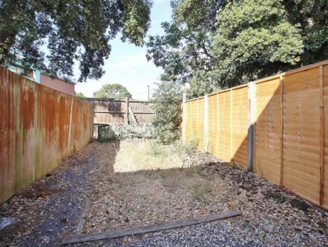 2 bedroom terraced house for rent in Busch Close, Isleworth, TW7