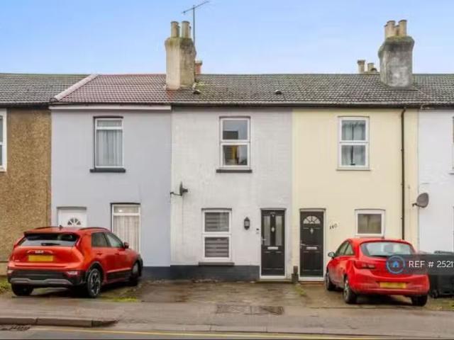 2 bedroom terraced house for rent in Godstone Road, Whyteleafe.